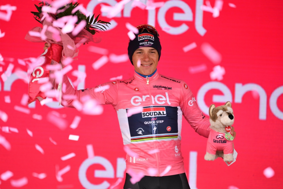 Remco Evenepoel Domina La Segunda Crono Del Giro De Italia Y Se Viste
