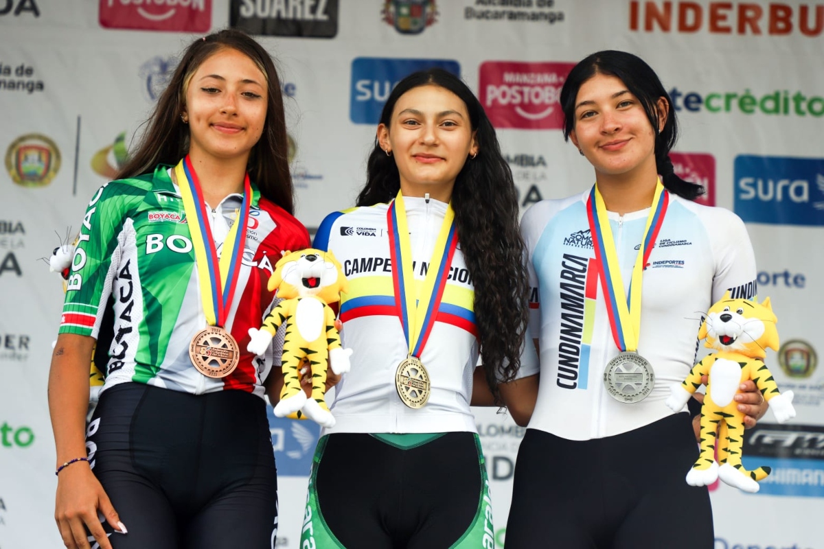 Estefanía Castillo y Luciana Osorio, dominaron la prueba de ruta en los ...