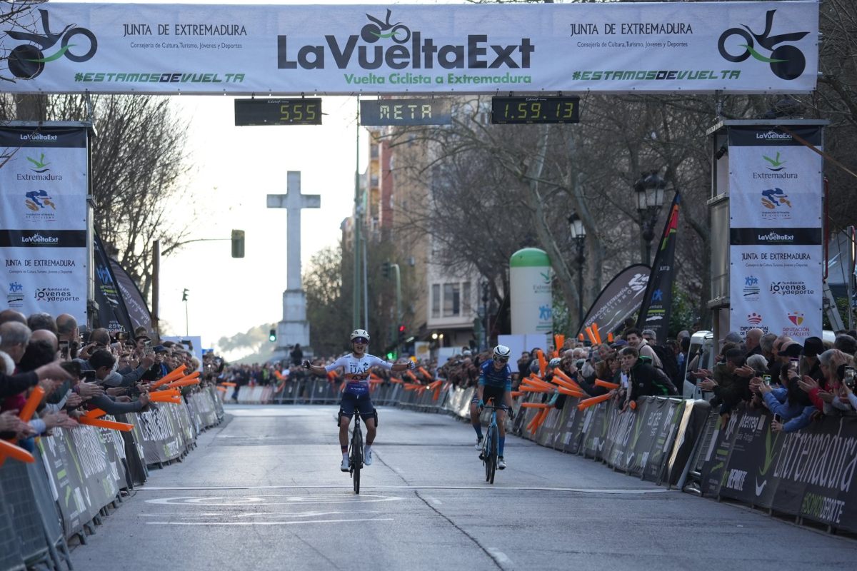 Ellen van Dijk líder de la Vuelta a Extremadura Femenina 2025 tras la ...