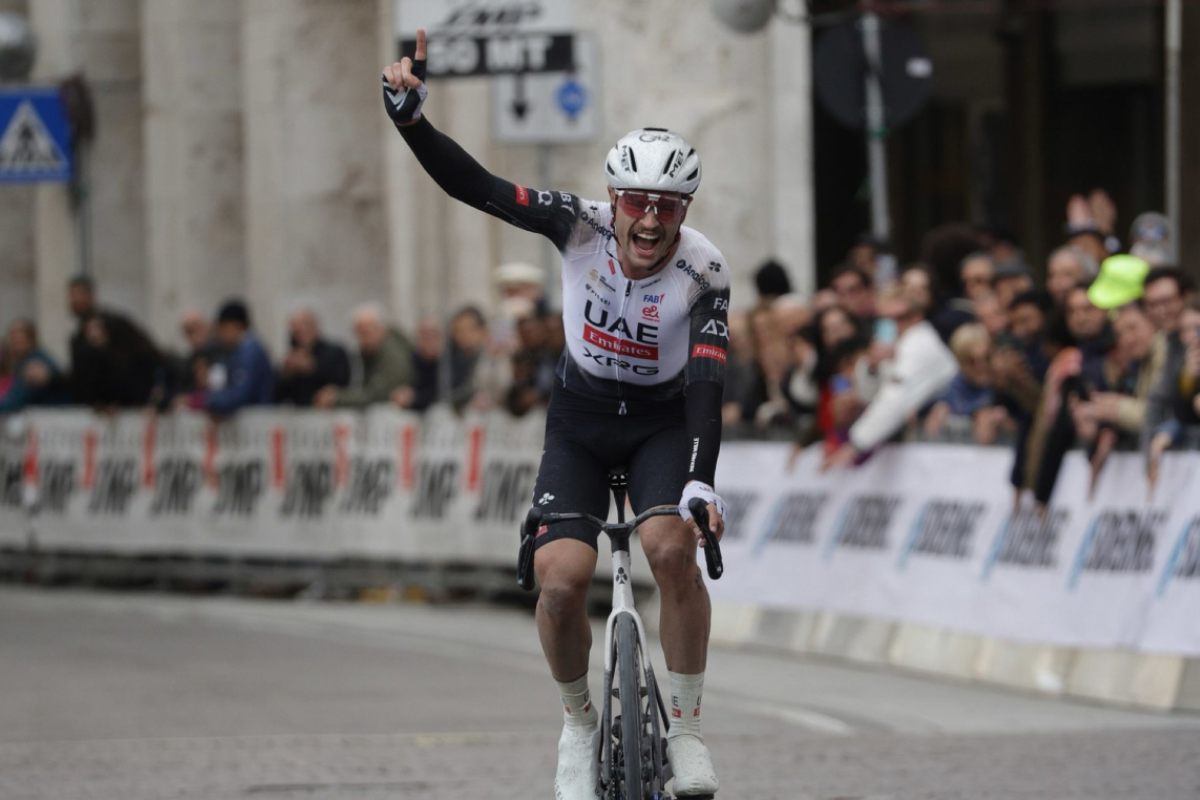 Ben Tulett campeón de la Semana Internacional Coppi y Bartali; Jay Vine ...