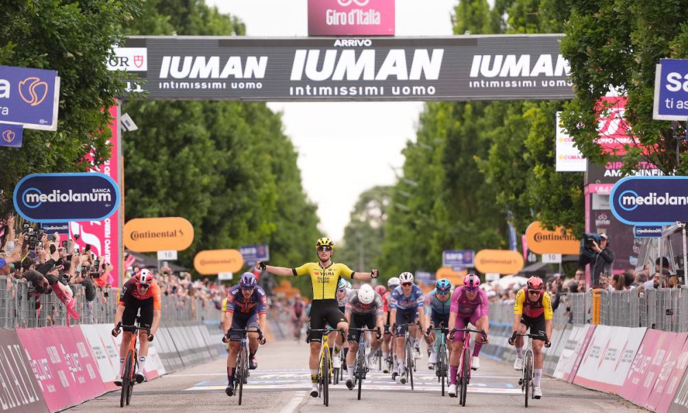 Olav Kooij gana al sprint la etapa doce del Giro de Italia 2025; Einer ...