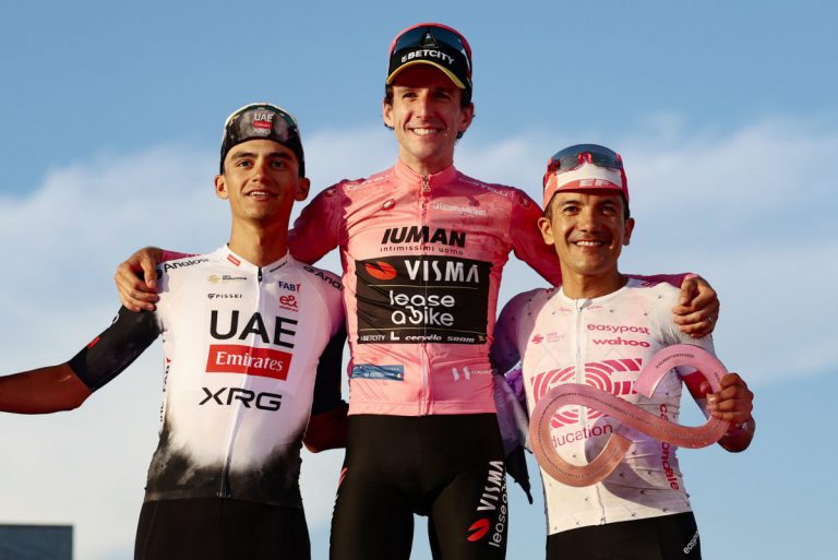 ¡Final soñado para el Visma! Simon Yates se corona campeón del Giro de ...