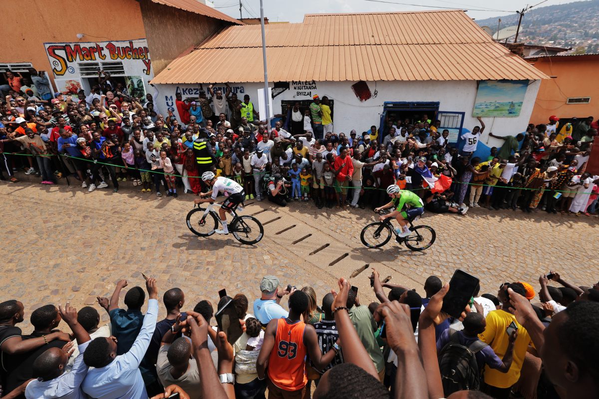 Colosal victoria de Tadej Pogacar en Kigali para revalidar su título de ...