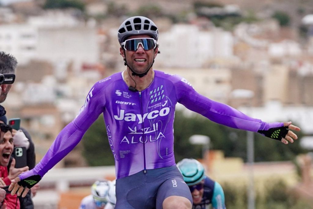 La británica Francesca Hall conquista el Grand Prix San Salvador 2026 ...