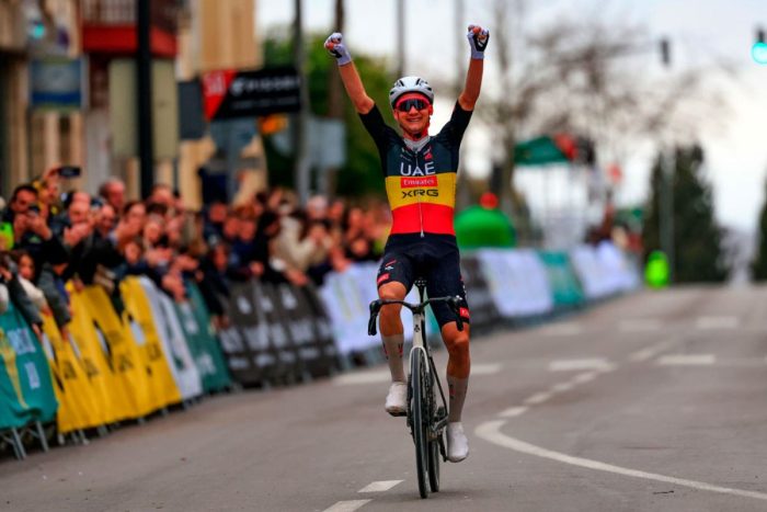 Tim Wellens da cátedra en el sterrato y sale victorioso de la quinta ...