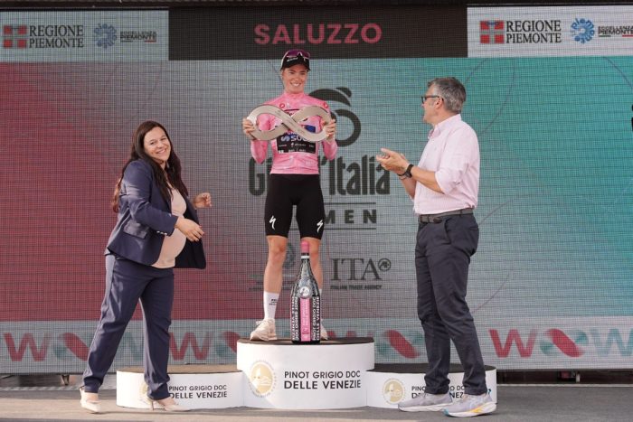 Giro de Italia Femenino 2026: Demi Vollering le arrebata el título a ...